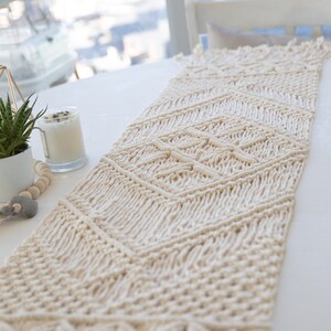 Macrame Table Runner "coco" - Etsy
