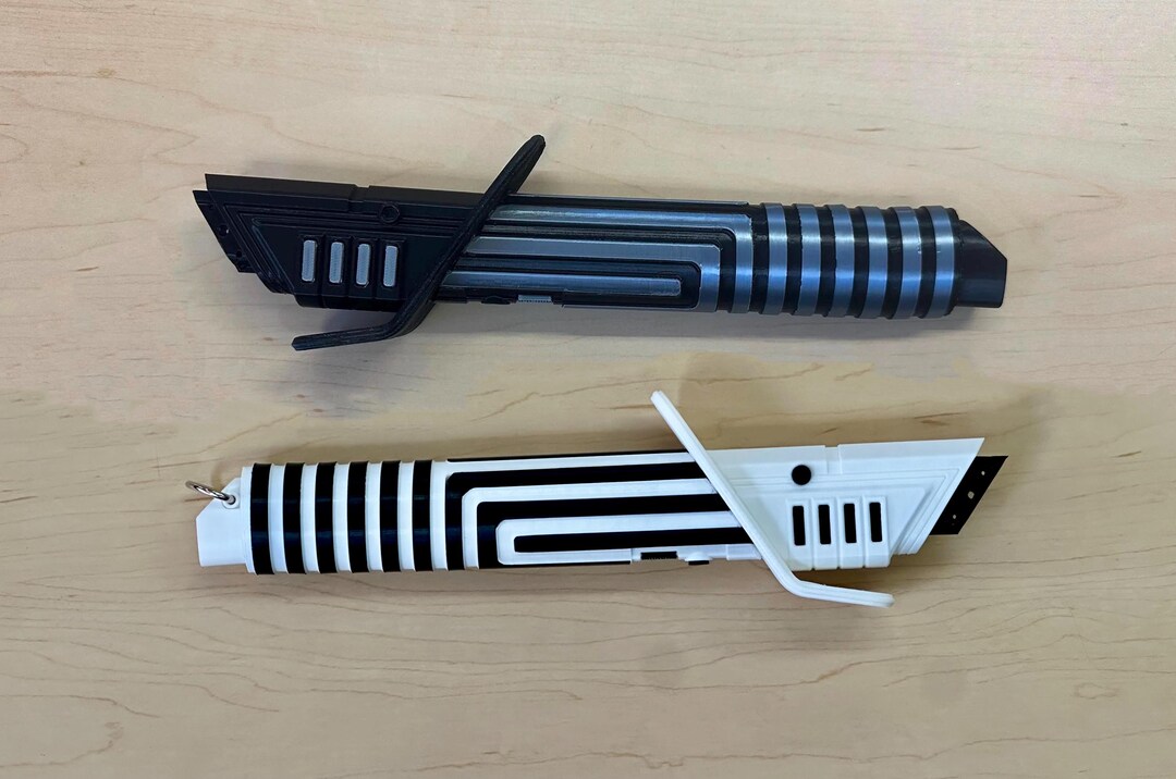 Darksaber and Whitesaber Lightsaber Replica Hilt From the Mandalorian ...