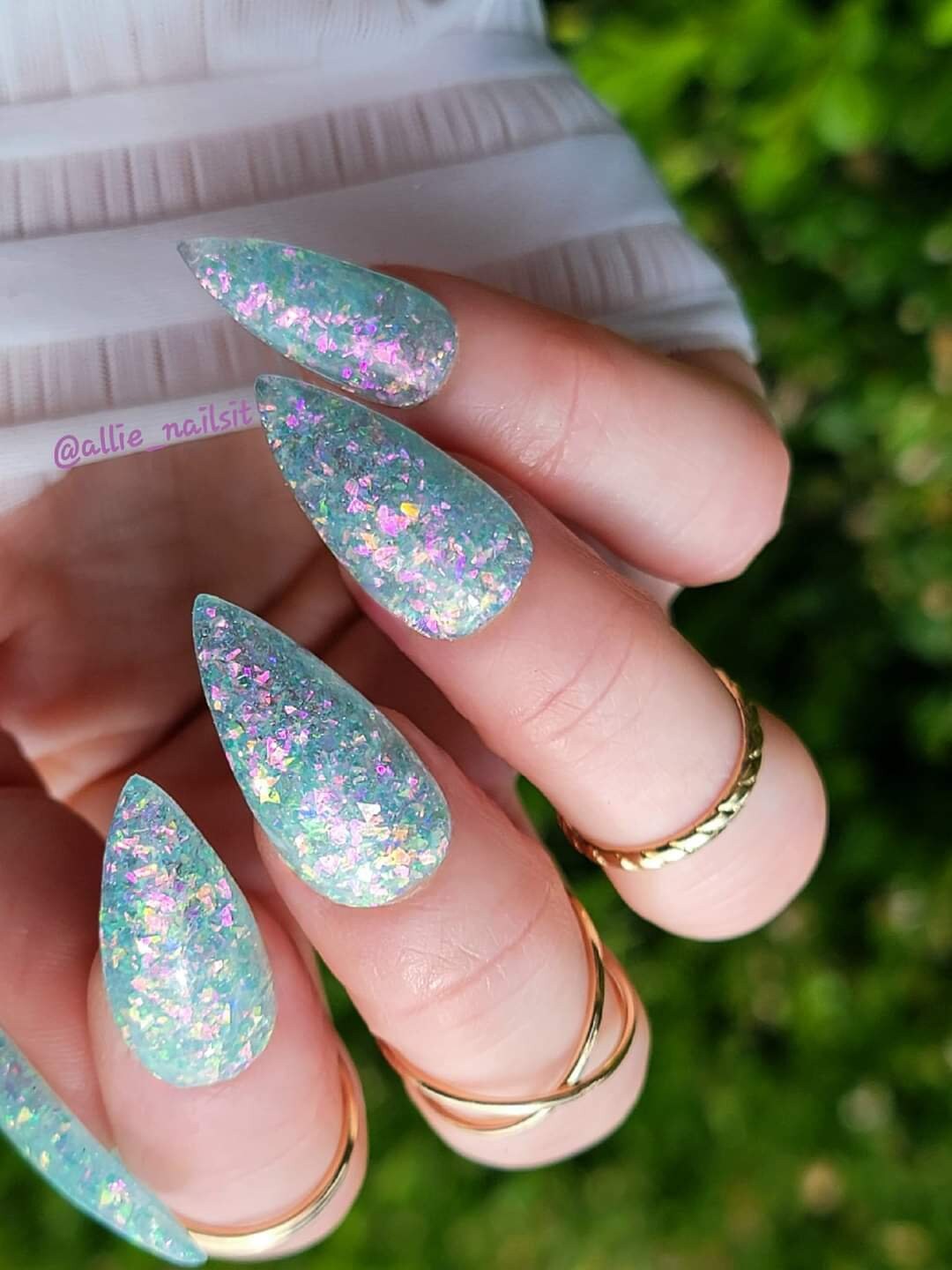 Frozen Blue Shards and Flakes With Pink Flares / Acrylic Nail Dip ...