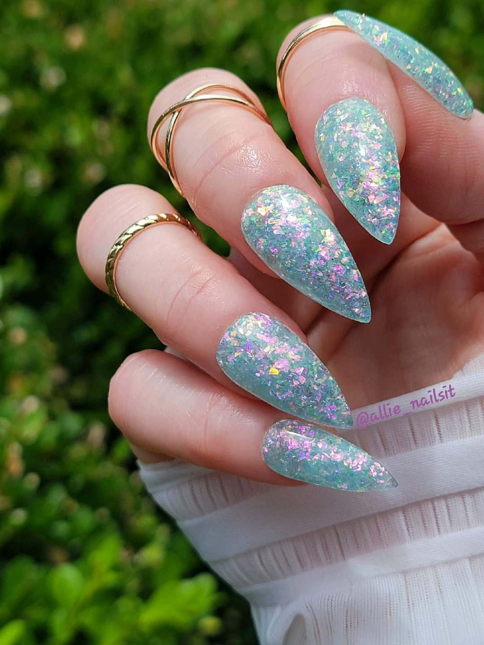 Frozen Blue Shards and Flakes With Pink Flares / Acrylic Nail Dip ...