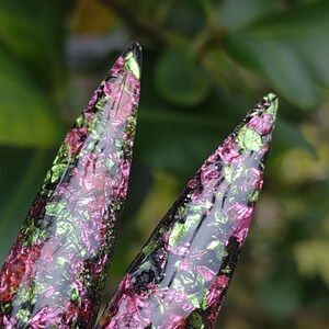 Black Lotus Foil Dip / Pink & Green Foils in a Raven Black Solid Base ...