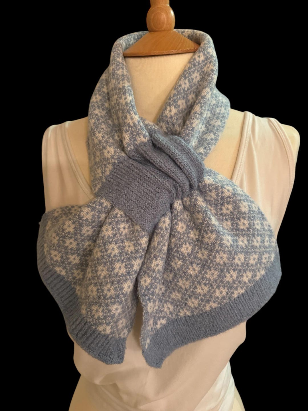 Blue and White Scandi Flower Pull Through Scarf Super Warm - Etsy