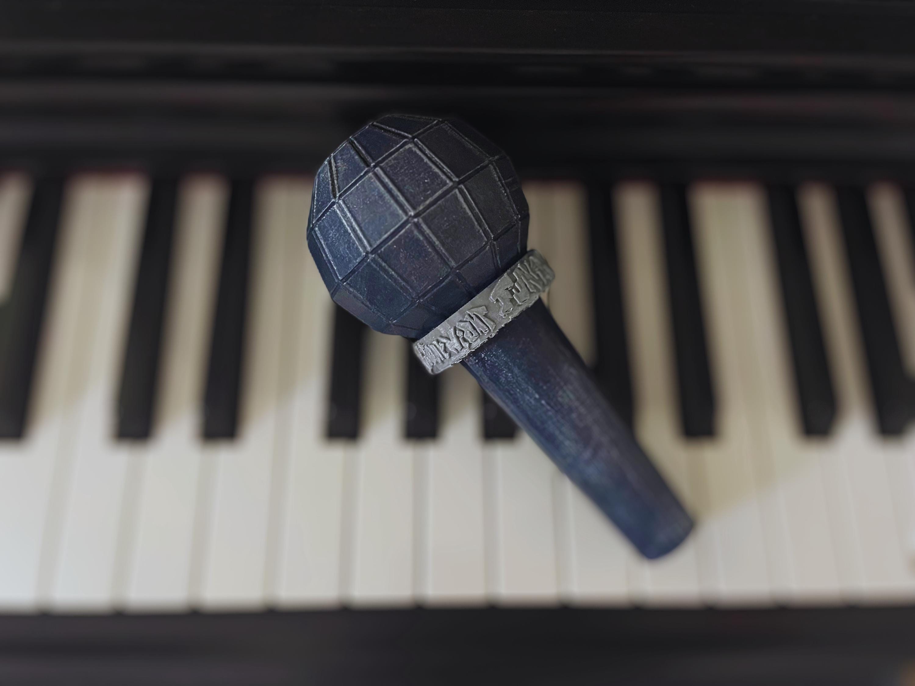 3D Printed FNF Inspired Microphone Figure - Game & Music Themed ...