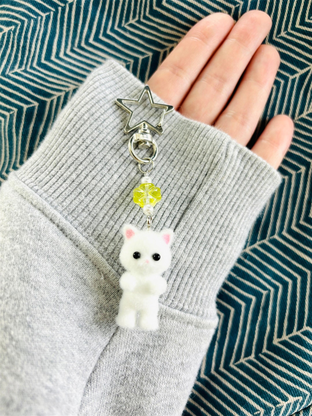 Cute Fuzzy Cat Bag Charm-kawaii Kitty Key Chain-lucky Clove Cat Key ...