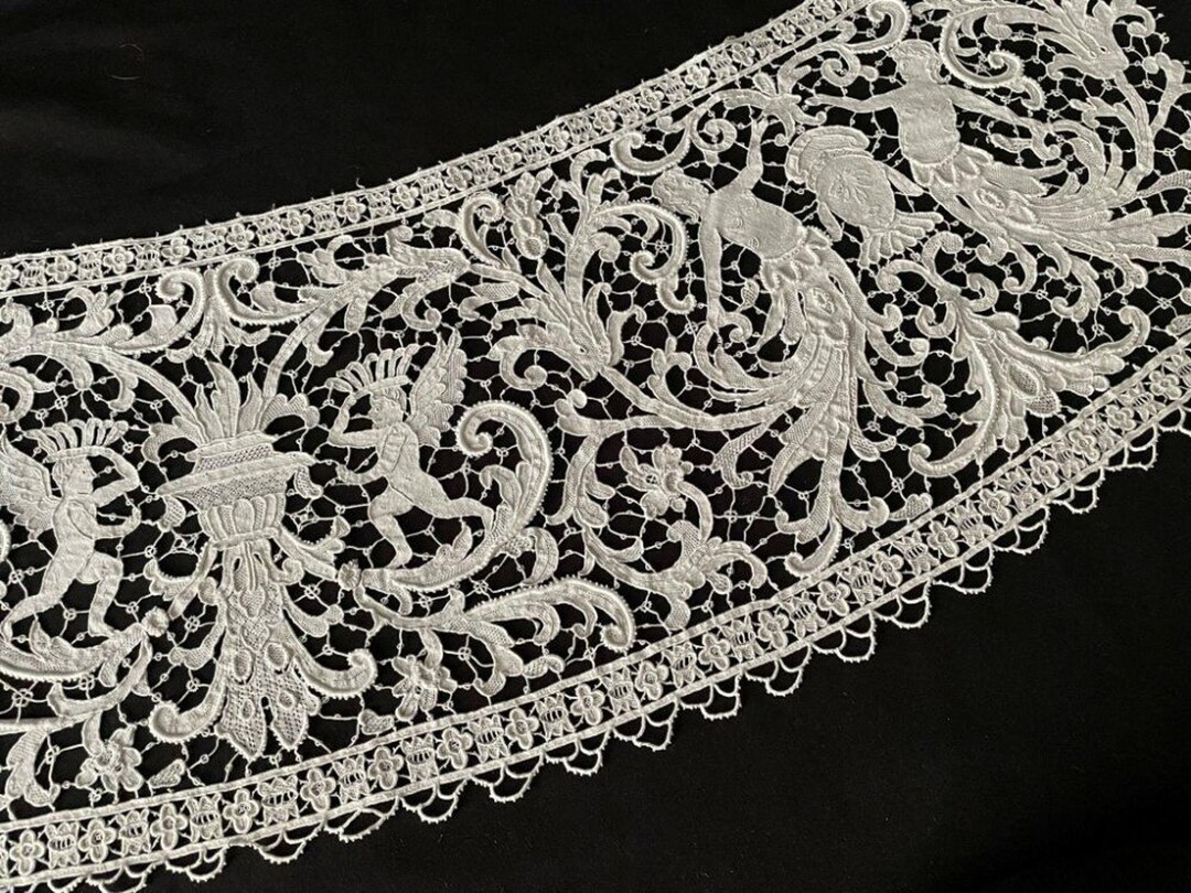 Antique Italian Gros Point De Venise Figural Lace Border Tablecloth ...