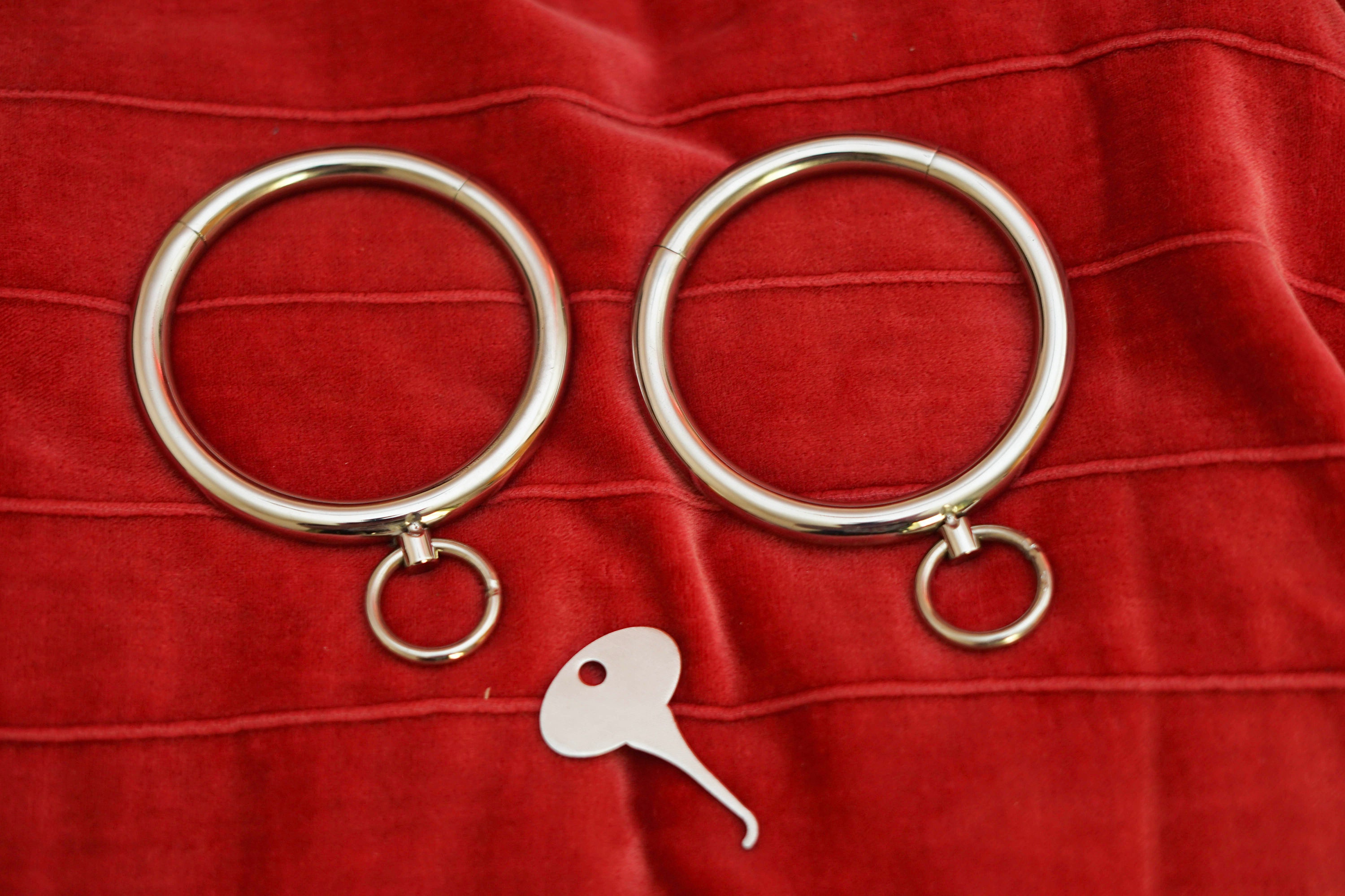 Unisex Silver Locking Ankle Shackles With O Rings With Keys - Etsy UK