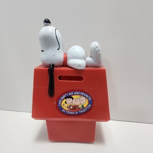 Snoopy Coin Bank - Peanuts Gang - Banks - Coin Banks - Etsy