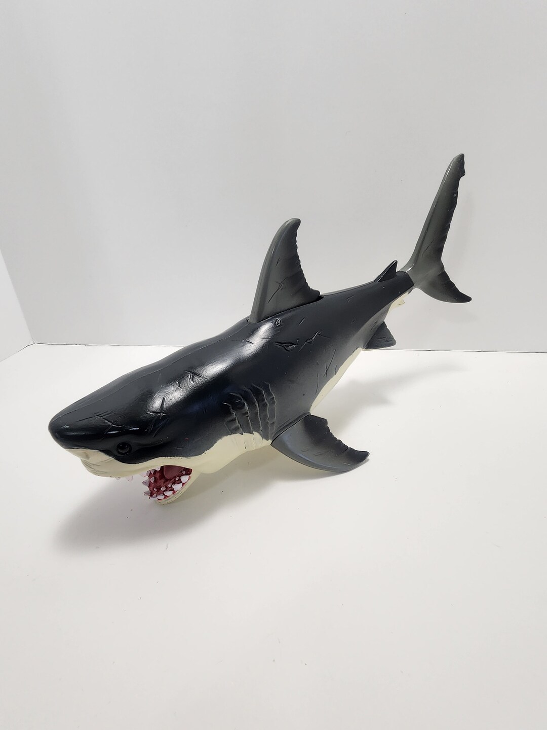 Toys R Us Great White Shark Chap Mei Chomp Action Toy Figure Chap Mei ...