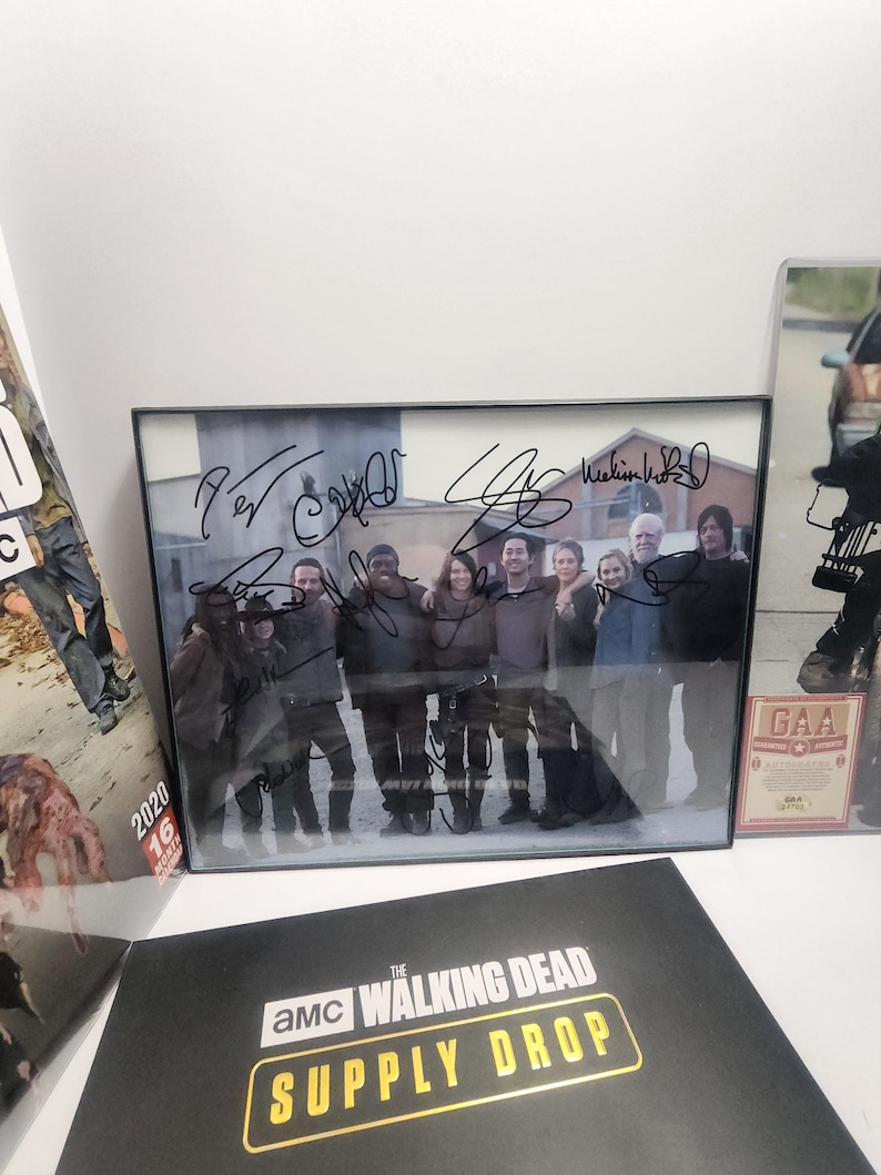 The Walking Dead AMC Posters Signs Autographs Memorbilla Decorations ...