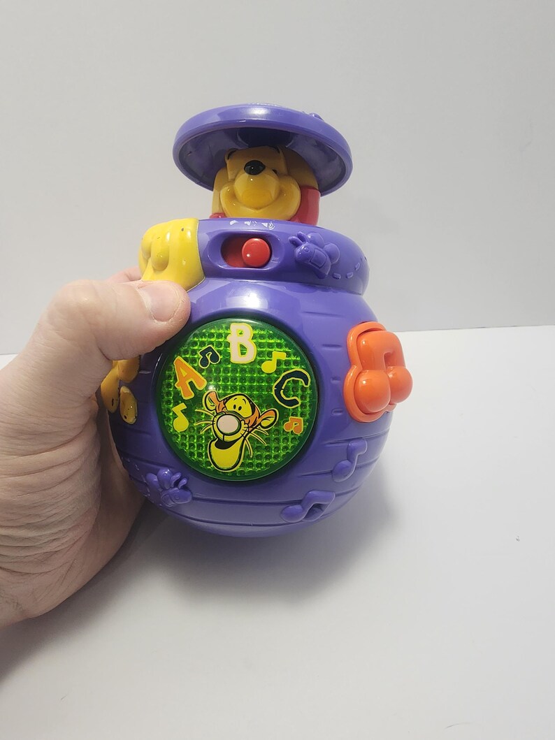 Vtech Winnie the Pooh Peek A Boo Singing Honeypot Electronic Game ...