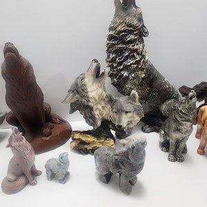 Howling Wolf Figurines - Wolves - Howling Wolves - Animals - Wildlife ...