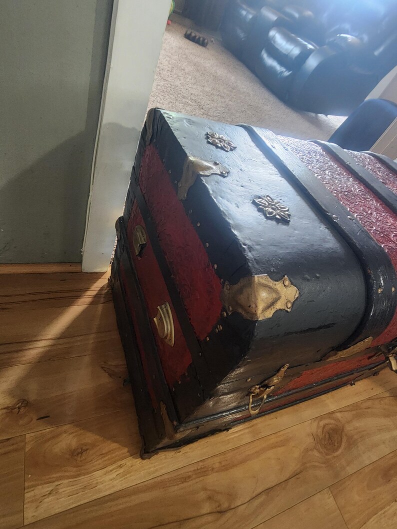 19th Century Antique Red Steamer Camel Hump Trunk Chest - Camel Hump ...