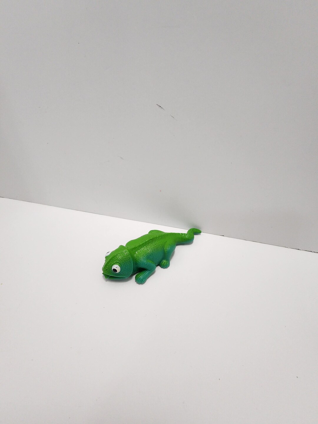 Lizard or Chameleon Toy Figure - Lizards - Chameleon - Animals - Toy ...