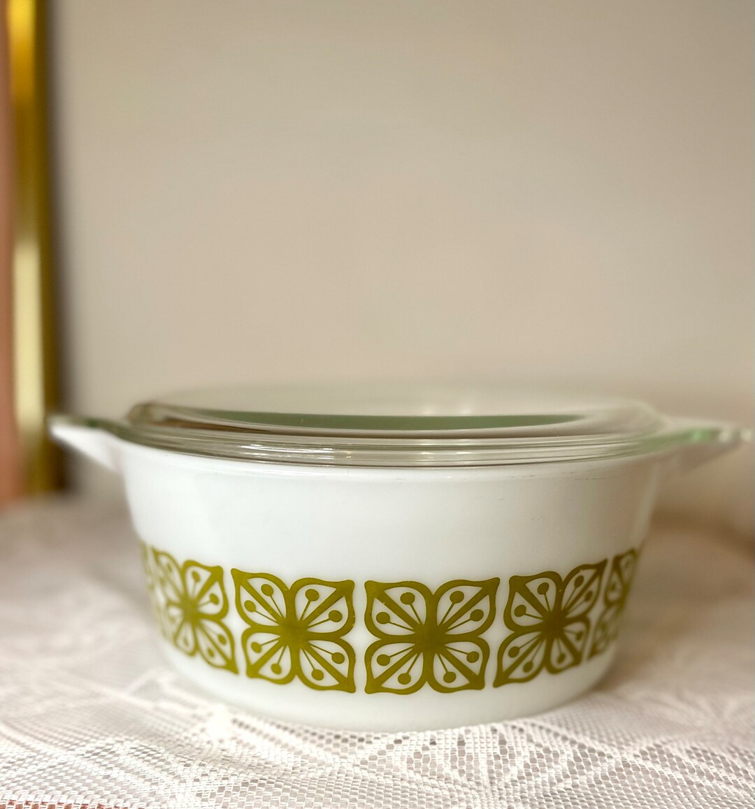 Pyrex Verde Square Flowers 2 1/2 Quart Covered Casserole Dish With Lid ...