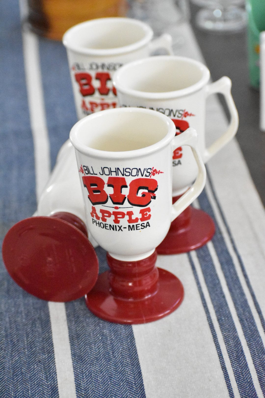 Bill Johnson's Big Apple Restaurant Cups, Set of Four Plastic Drinking ...