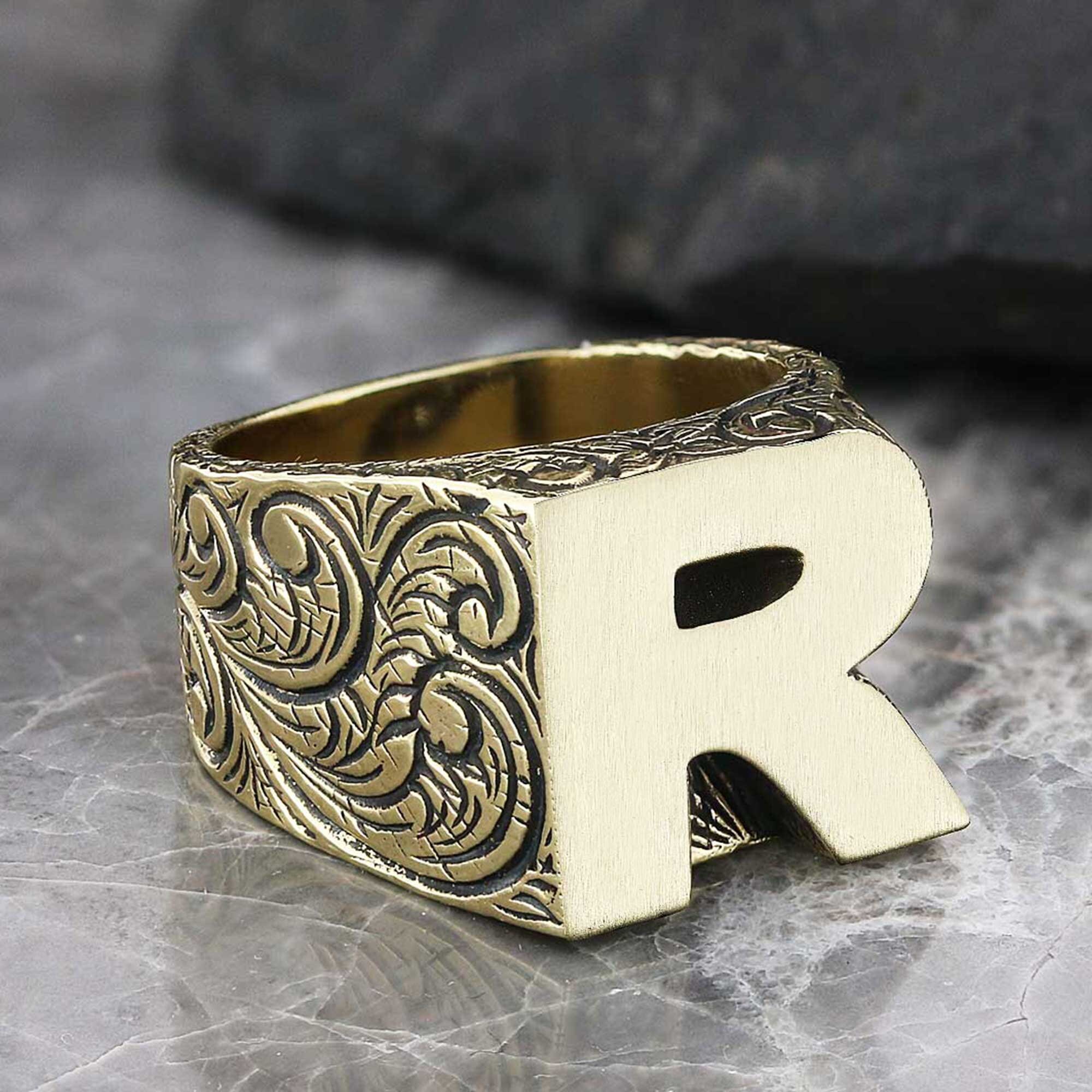 R Letter In Ring