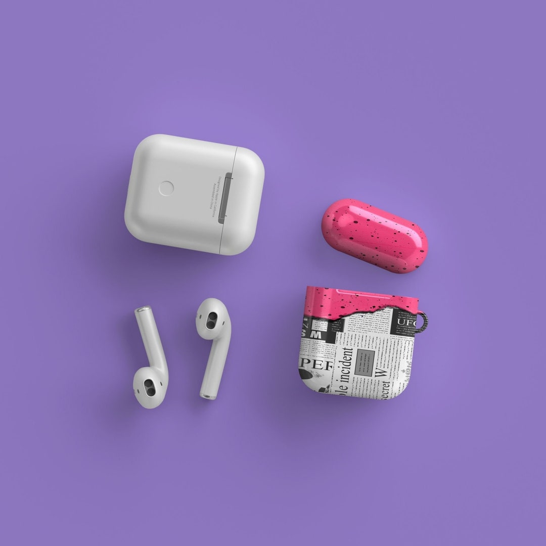 Retro Vintage Newspaper Collage Air Pod Case With Carbineer for AirPod ...