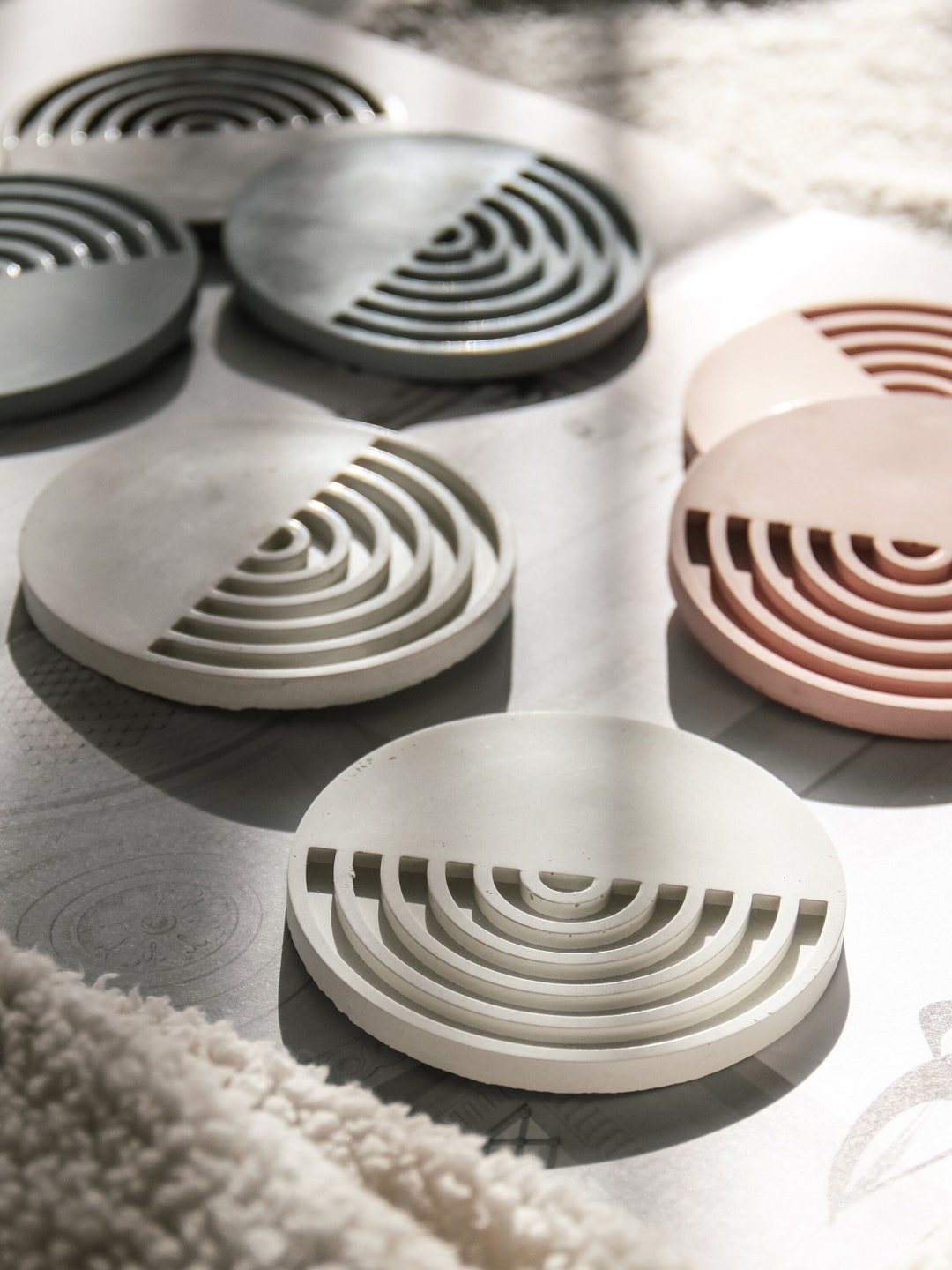 Geometric Drink Coaster Set Concrete Round Modern Drink Coaster Set ...