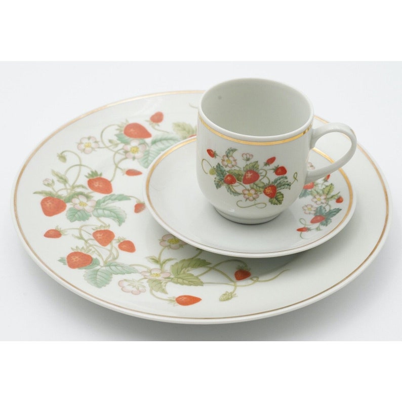 Vintage 1978 Tea Set Avon Strawberries Cup, Saucer and Dessert Plate ...