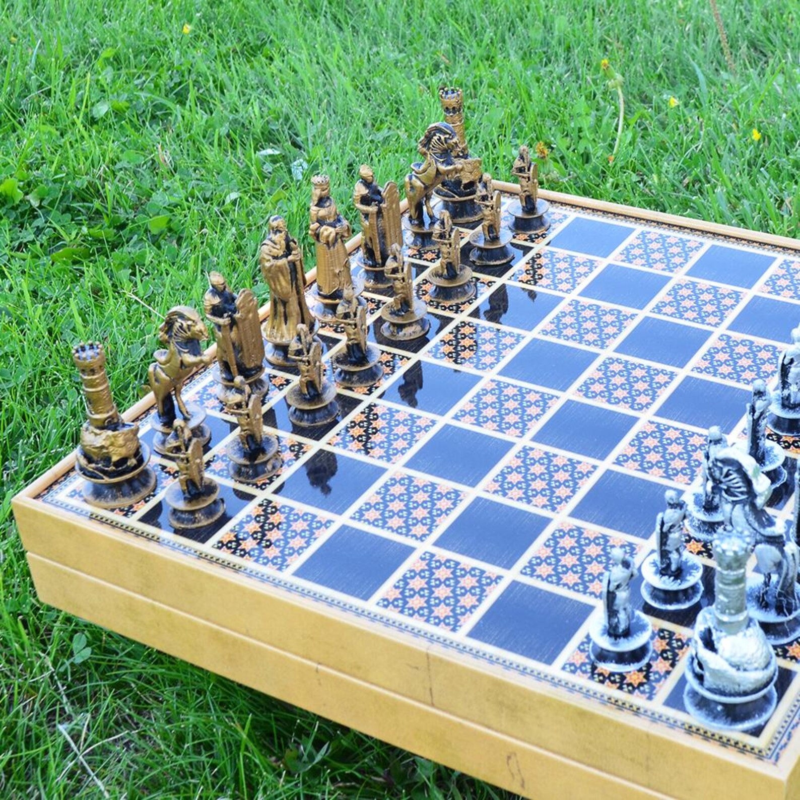 Crusaders Figure Chess Set With Chessboard - Personalized Name Plate ...