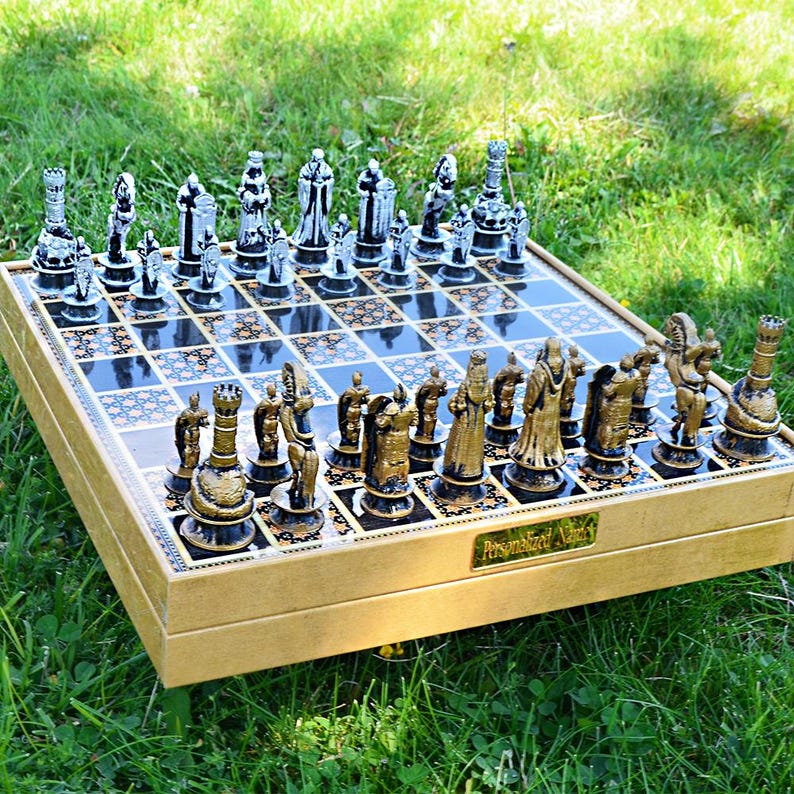 Crusaders Figure Chess Set With Chessboard - Personalized Name Plate ...