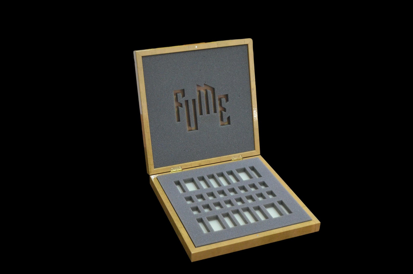 Premium Metal English Chess Set With Chessboard Personalized Name Plate ...