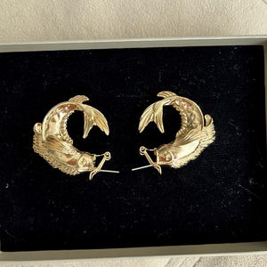 Gold Fish Hoop Earrings: Vintage Style Animal Jewelry - Etsy
