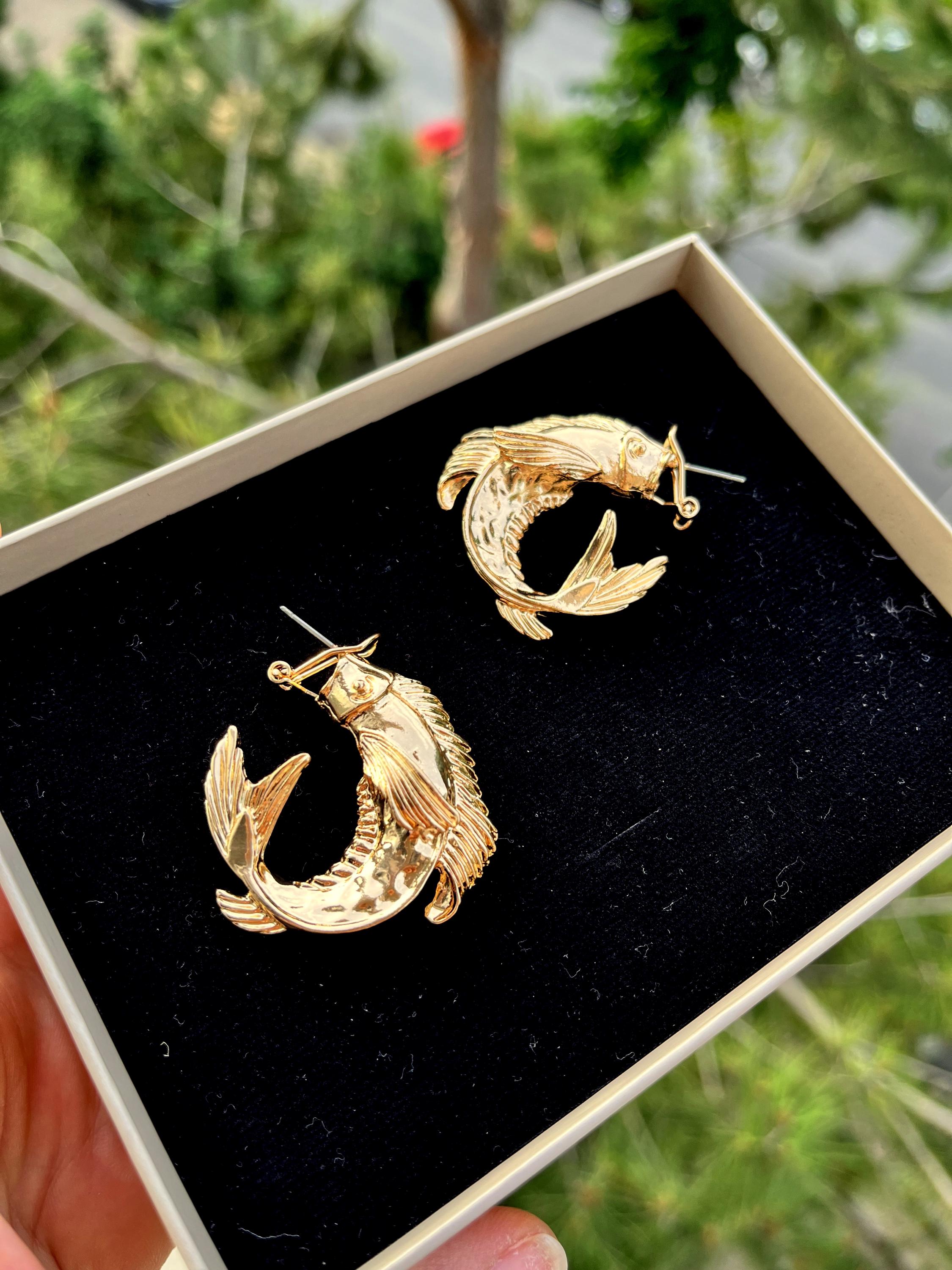 Gold Fish Hoop Earrings: Vintage Style Animal Jewelry - Etsy