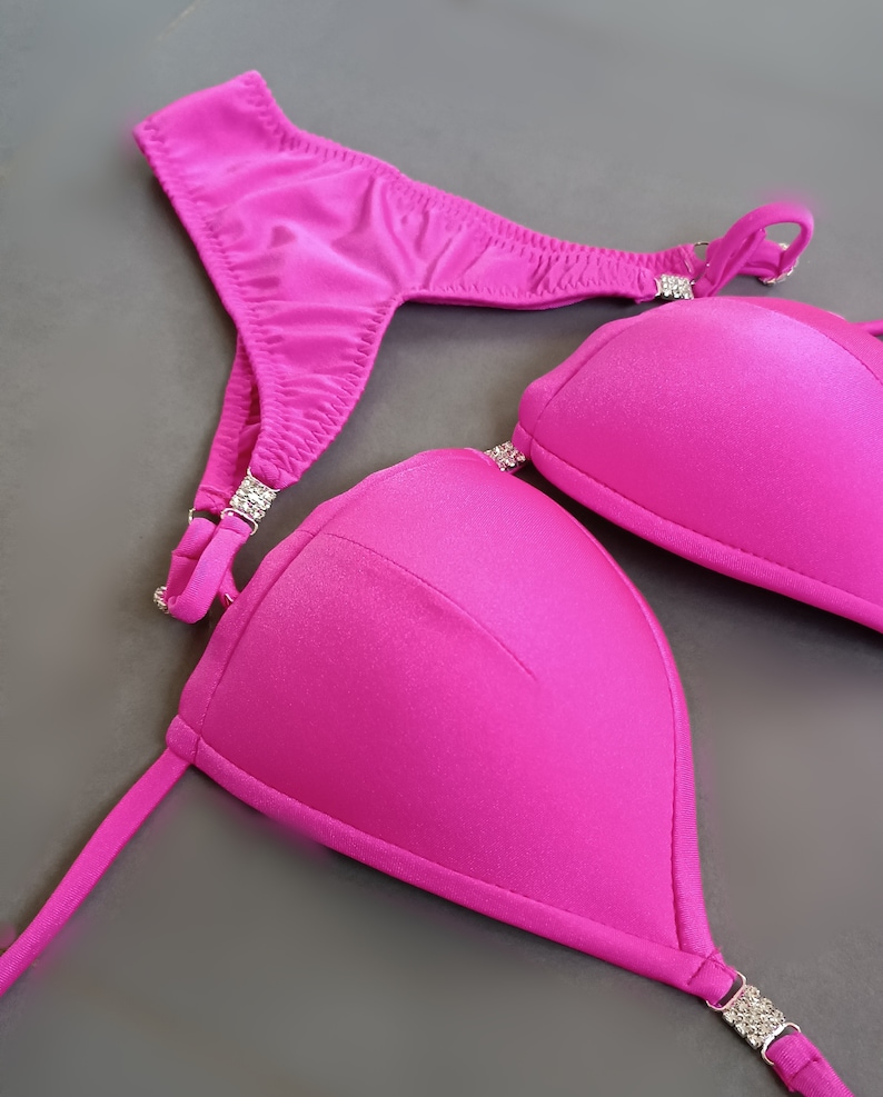 Fitness Bikiniposing Suits NPC Fitmodel - Etsy