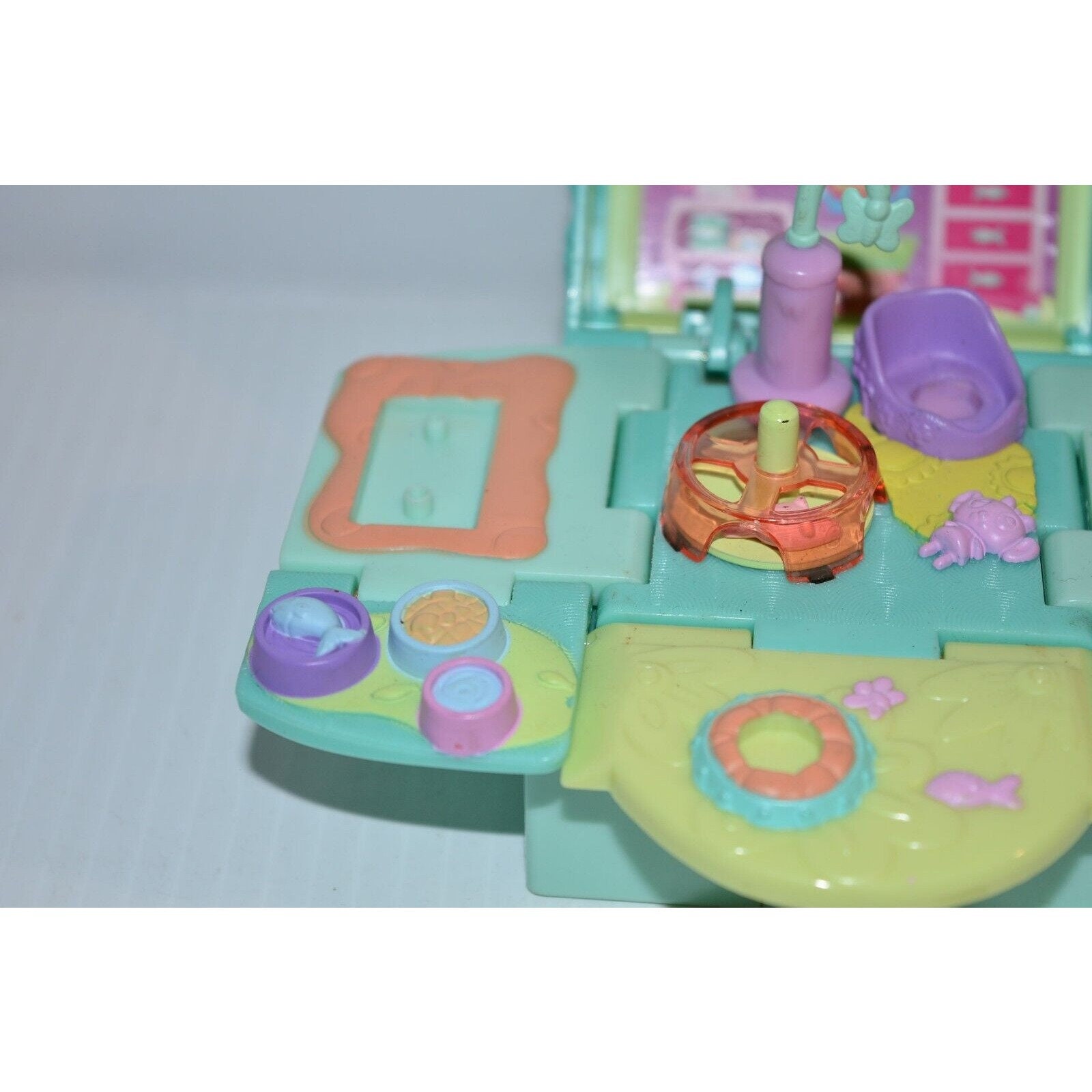 Littlest Pet Shop Teeniest Tiniest Pop-up Mini Play Set 3 Tiny Pets ...