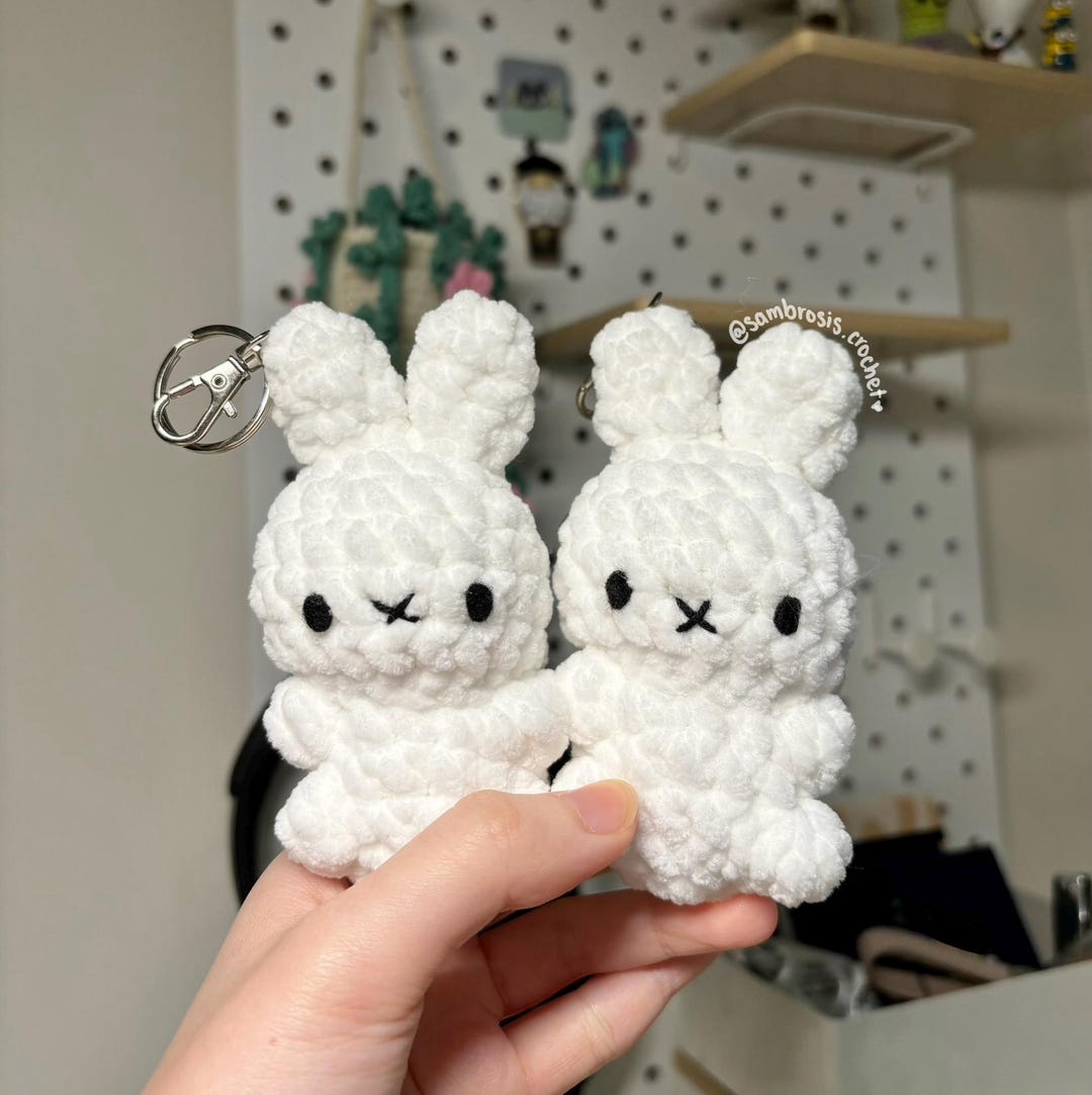MADE TO ORDER Crochet White Bunny Keychain / Handmade Bunny Keychain ...
