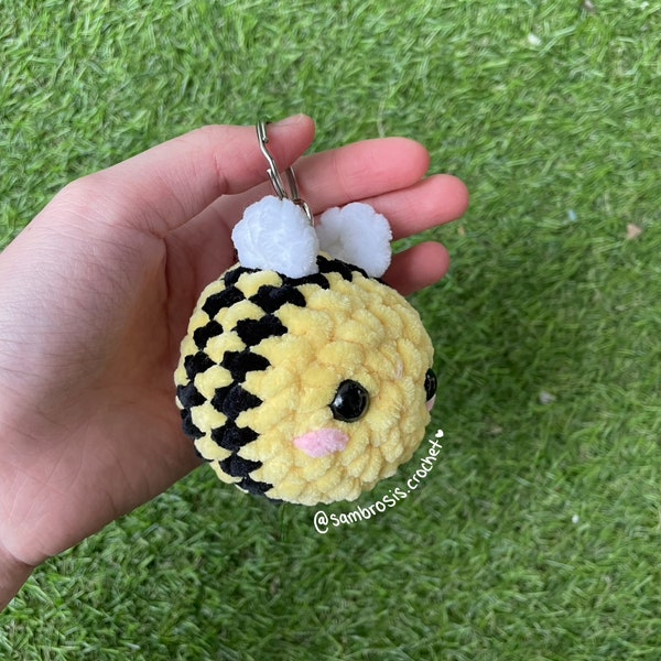 Crochet Bee Keychain - Etsy