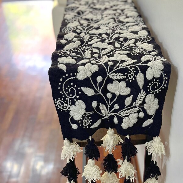 Black and White Bed Runner - Etsy