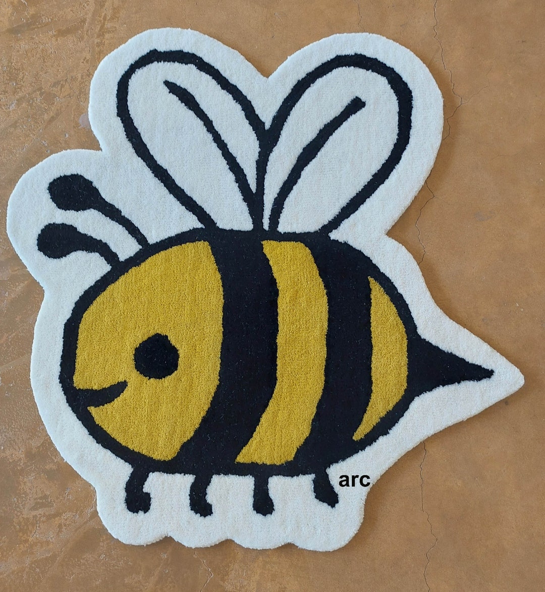 Hand Tufted Bee Shape Woollen Carpet for Living Room Bedroom and ...