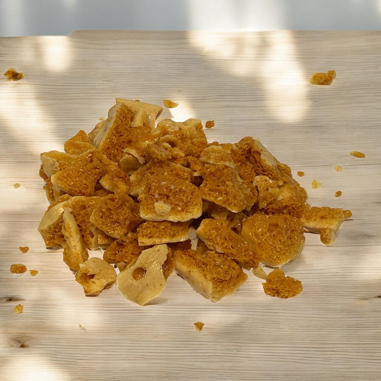 Honeycomb Candy Snack, Classic Seafoam Sponge Toffee, Light Crunchy ...