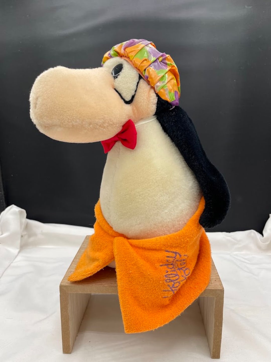 1985 Bloom County Opus Penguin Holliday Hotel Orange Towel Flowered ...