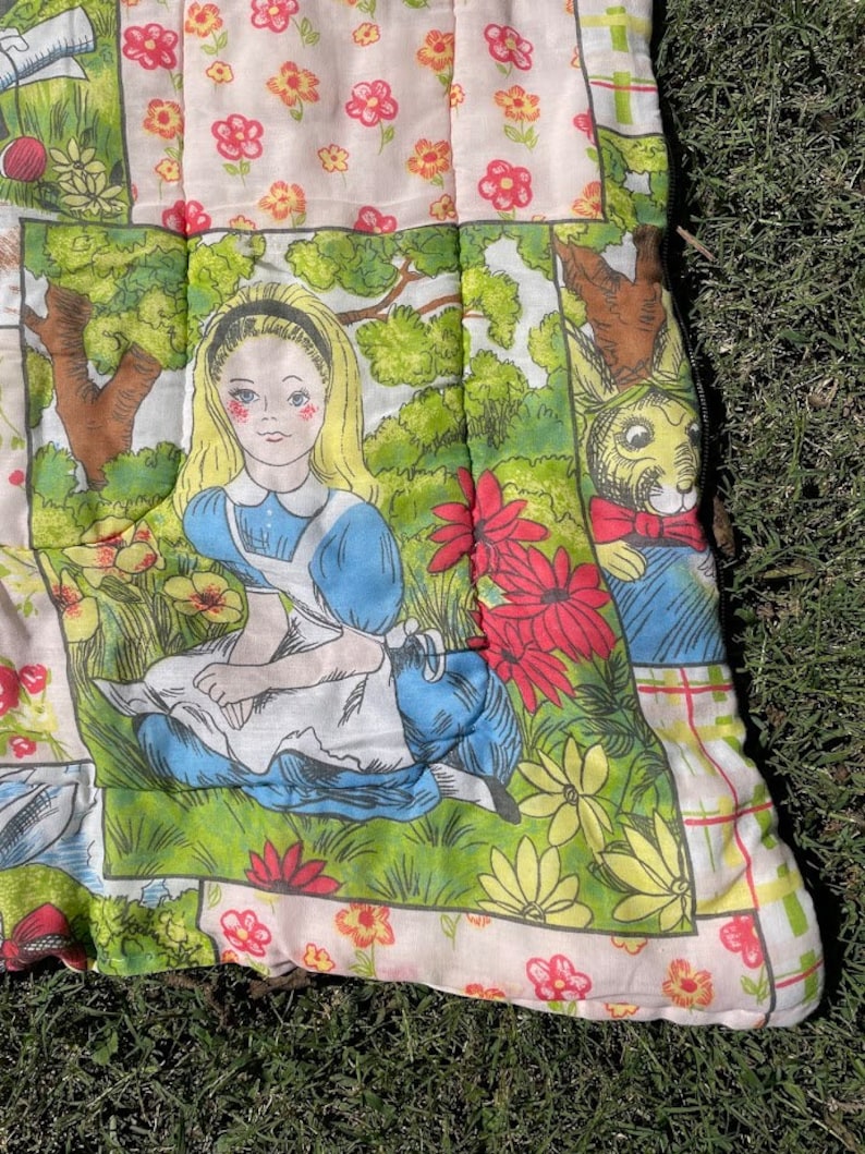 Alice in Wonderland Vintage Sleeping Bag Blanket Mad Hatter Tweedle Dee ...