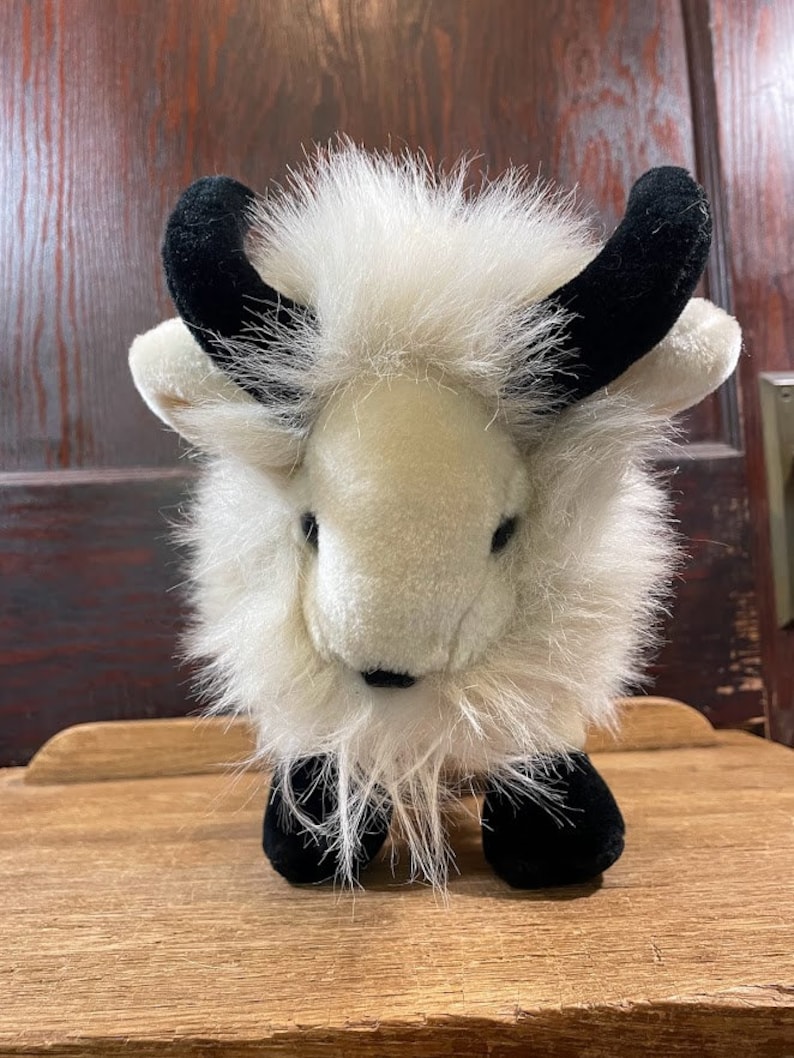 1988 Sugar Loaf Plush Mountain Goat White Fuzzy Goat Ram Black Horns ...