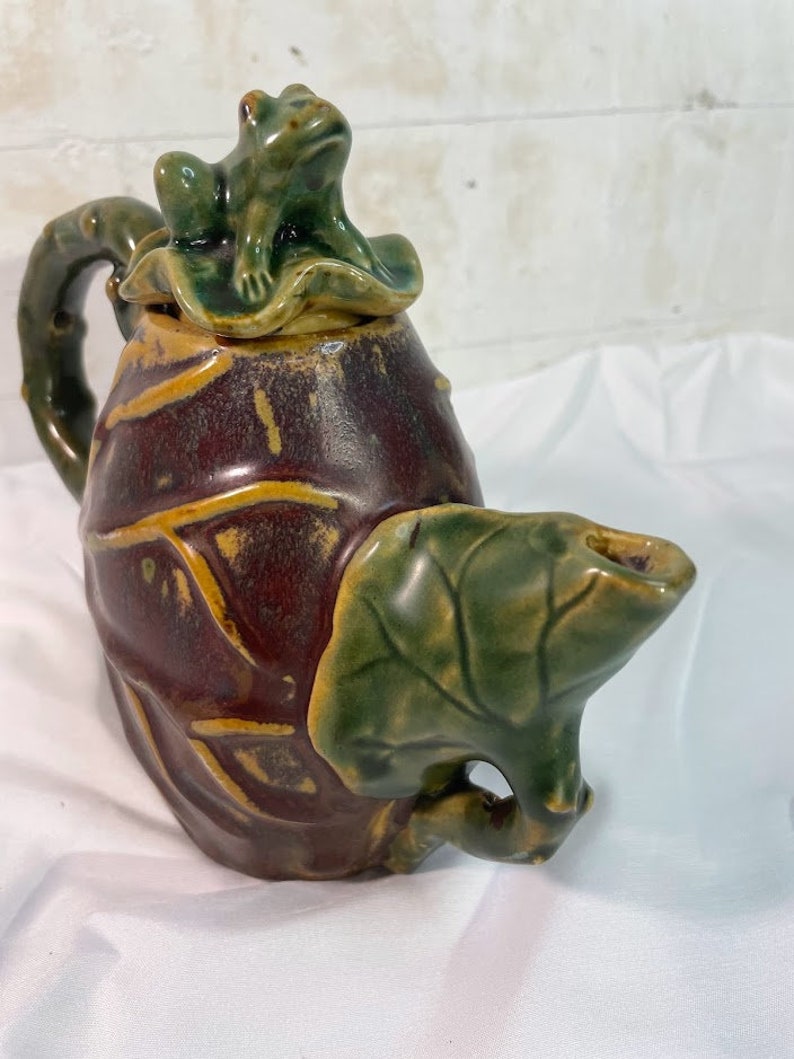 Vintage Majolica Frog and Grape Leaf Small Pitcher Red and Green Frog Pitcher - Etsy