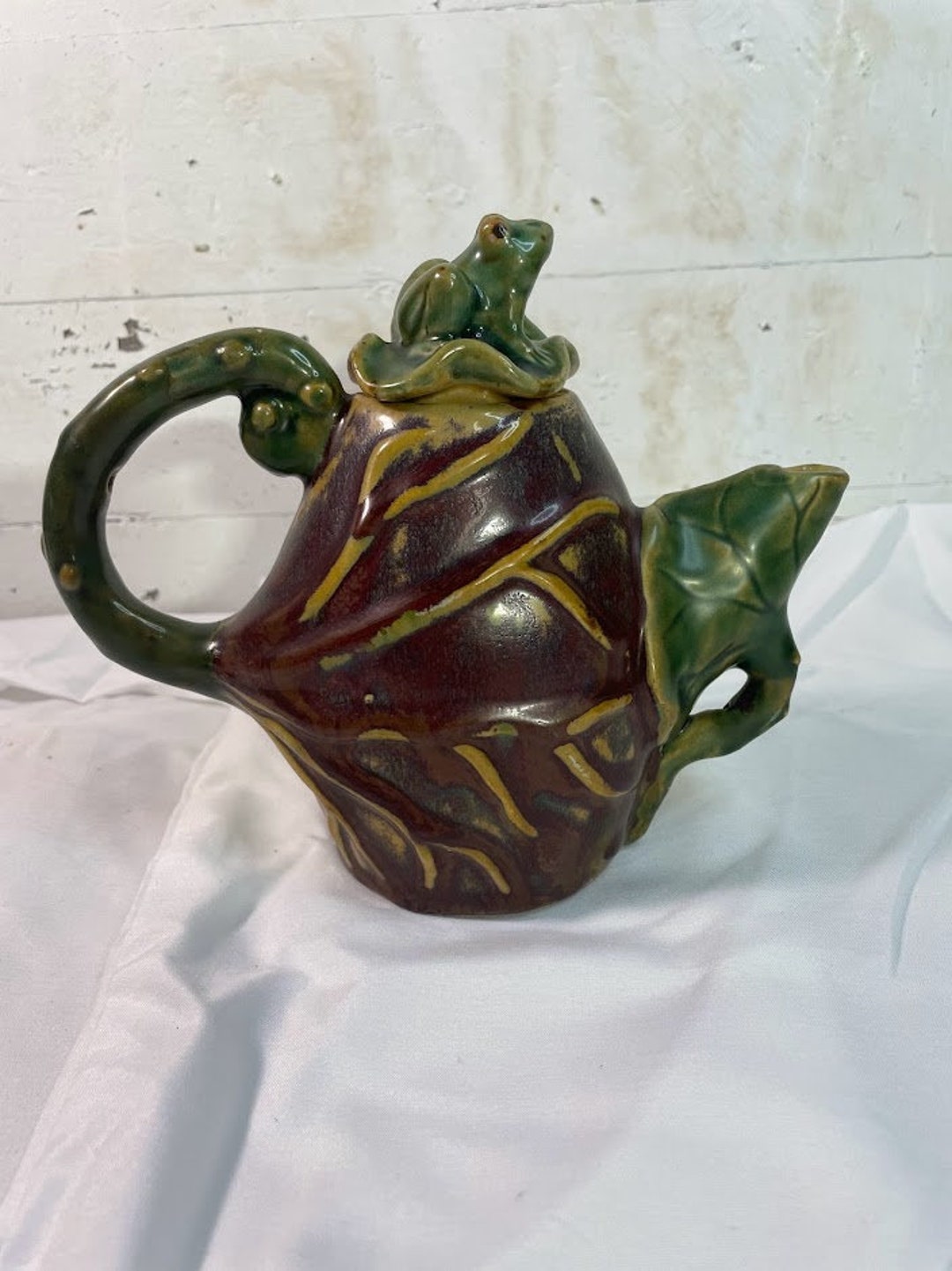 Vintage Majolica Frog and Grape Leaf Small Pitcher Red and Green Frog ...