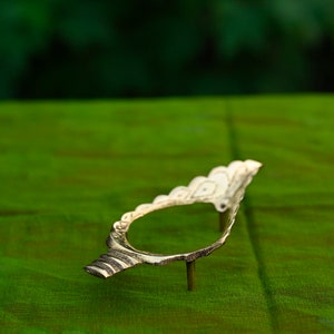 Puja Conch Shell for Keeping Ganga Water, Arati, for Offering to God ...