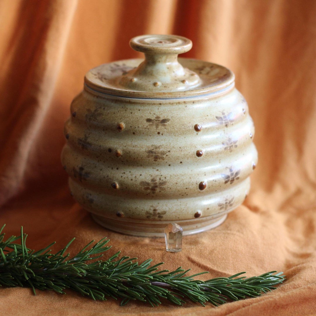 Honeybee Pot ~ Wild, Witch, Holy, Sacred, Mother Nature, Forest, Honey ...