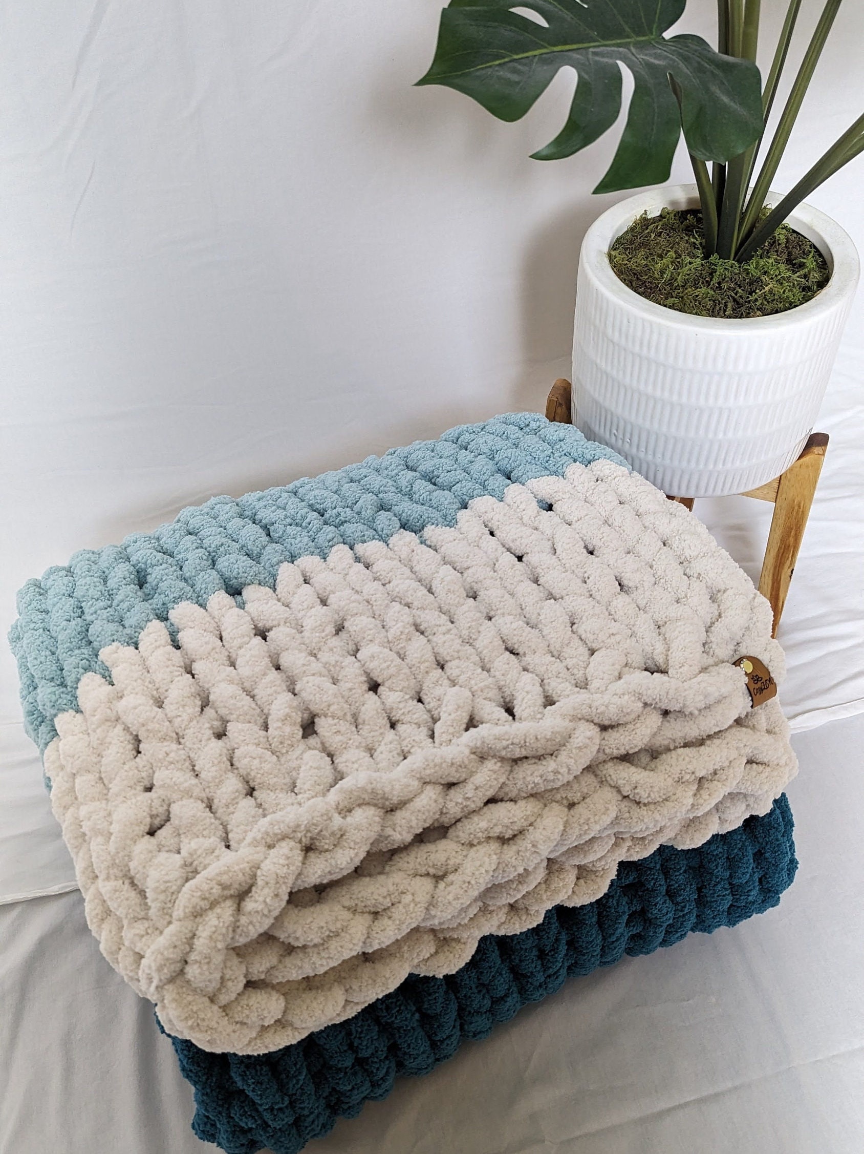 Chunky Blanket - Hand Knit - Single Color - Etsy