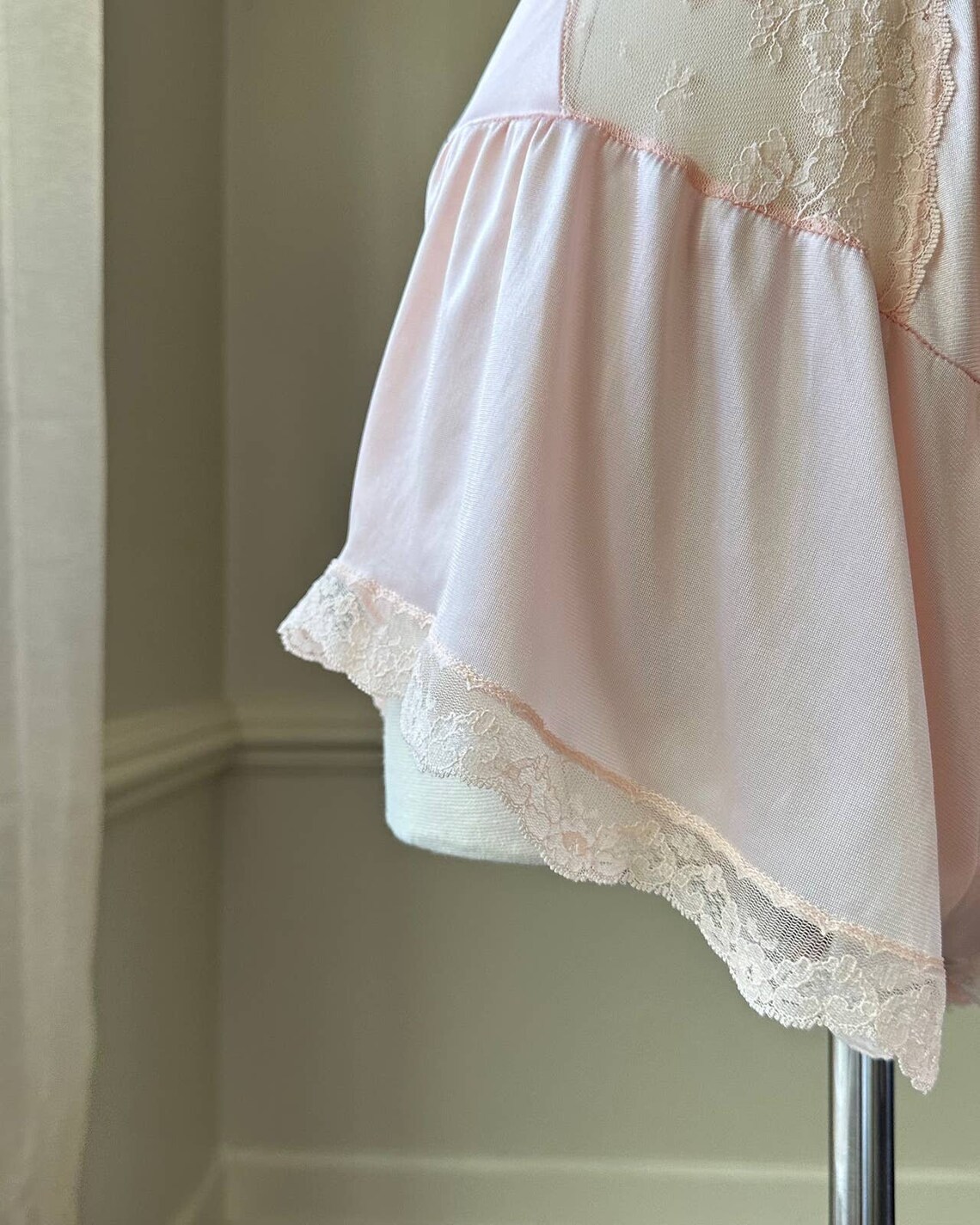 Vintage Blush Pink Sheer Floral Embroidered Bodysuit – Size L (made in ...
