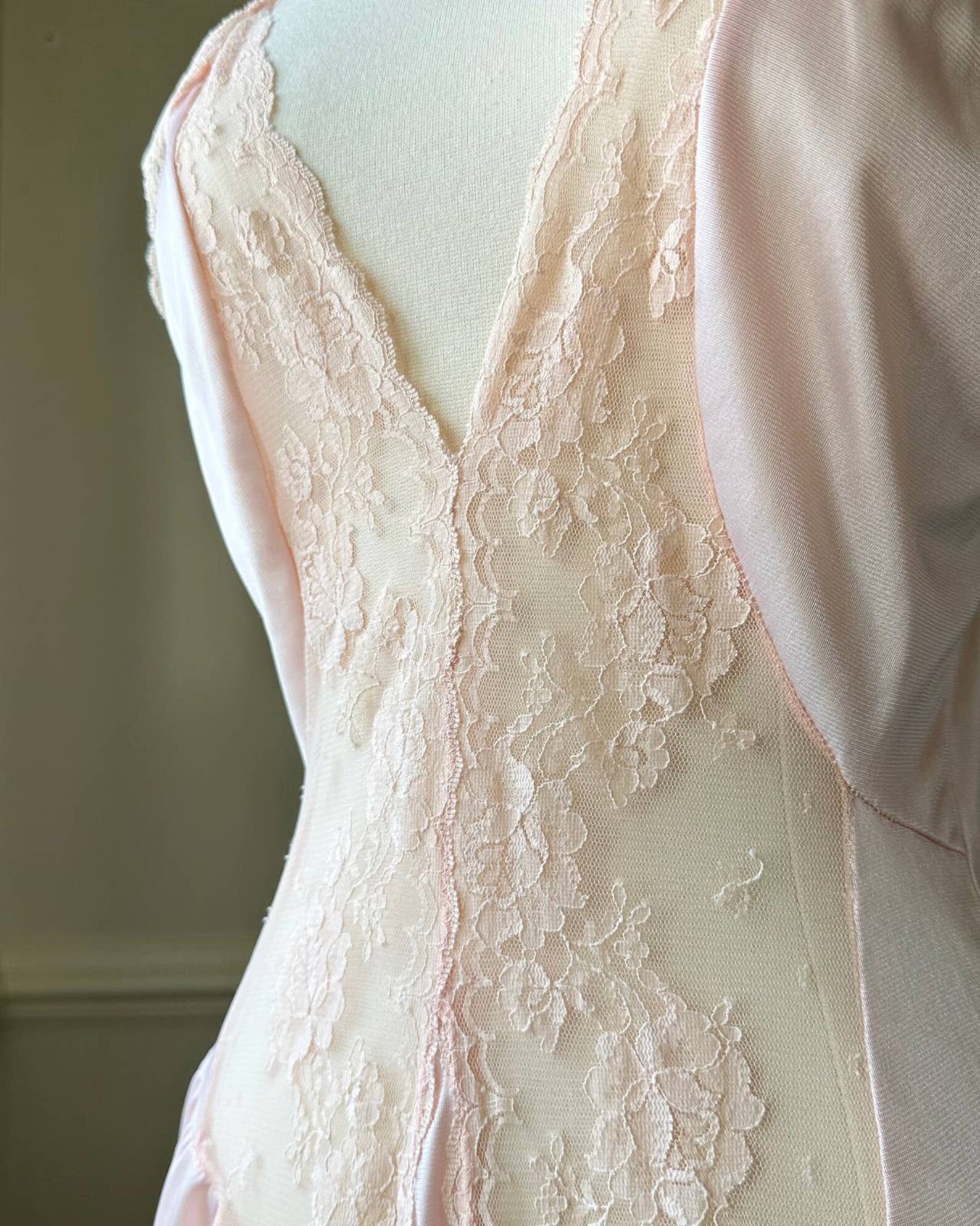 Vintage Blush Pink Sheer Floral Embroidered Bodysuit – Size L (made in ...