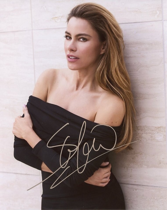 Sofia Vergara GORGEOUS in Person Signed Photo - Etsy