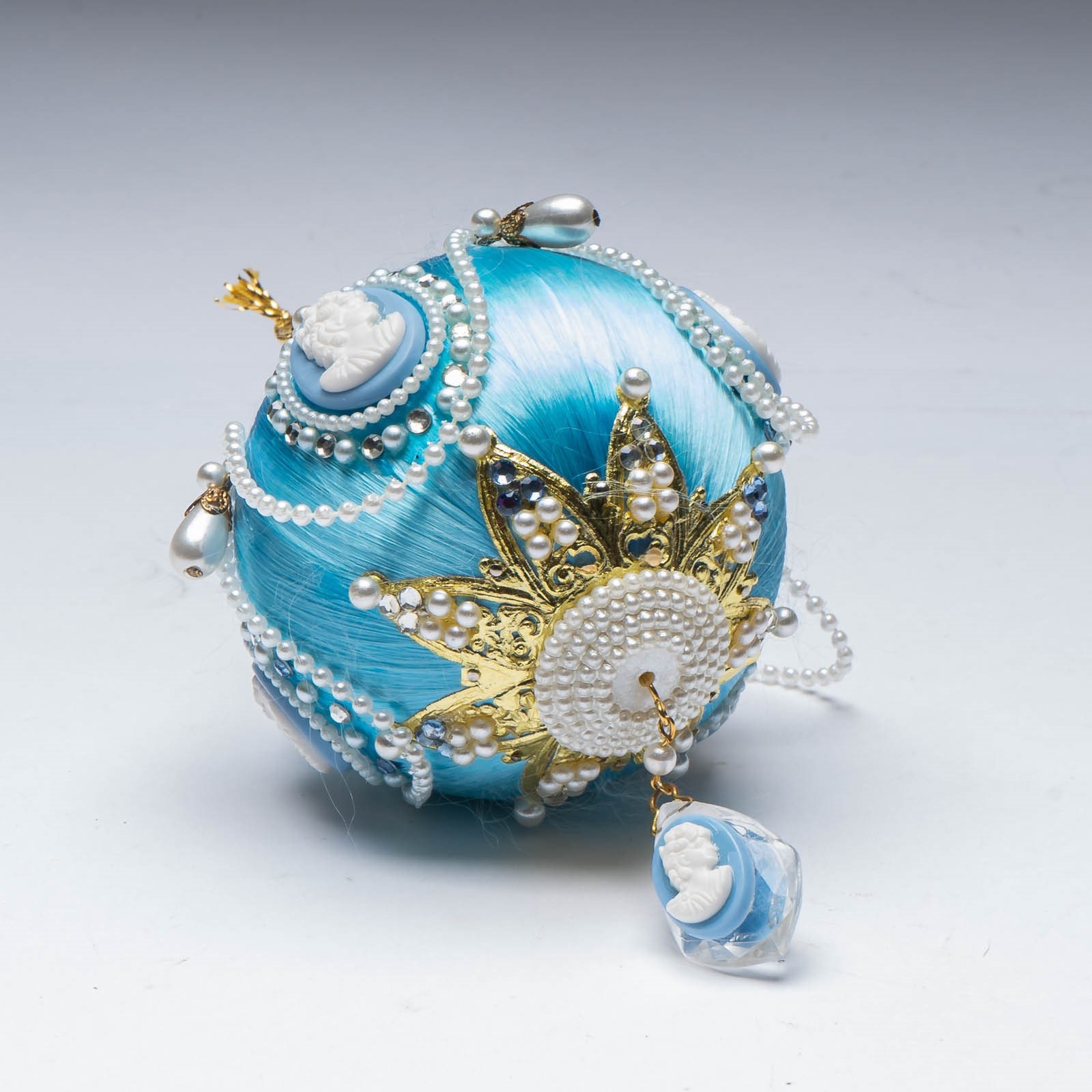 June Zimonick Cameo Swarovski Crystals Beads Christmas Ornament Vintage ...