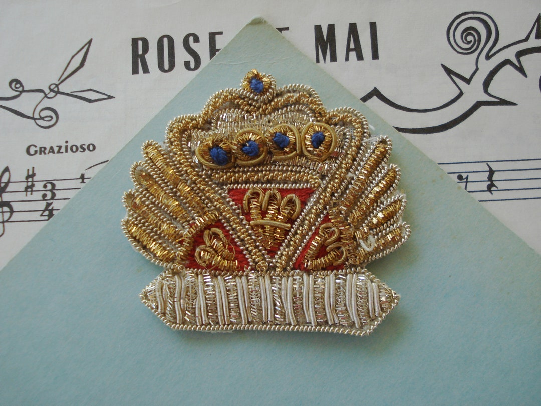 Vintage Silver Gold Metal Bullion Seed Bead Royal Crown Crest Shield ...