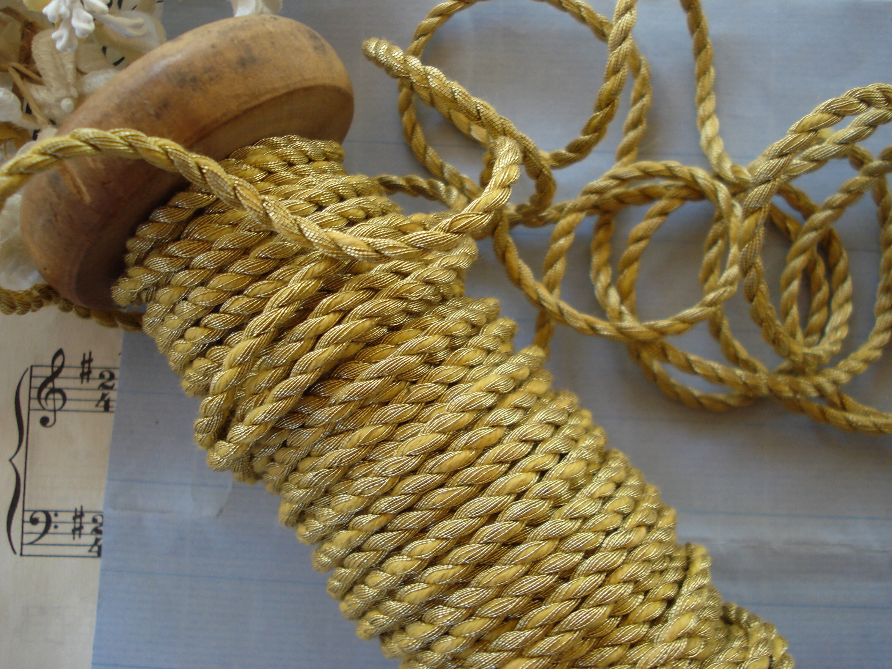 1y Antique French 1/8 Gold Metallic & Floss Thick Round Rope Cord ...