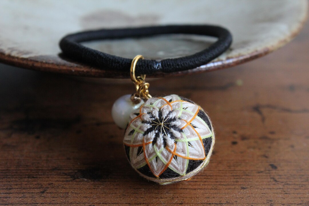 Small Temari Ball Hair Tie, Wafu, Handmade - Etsy